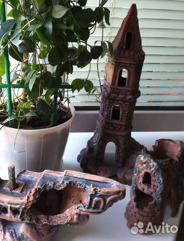 Башня, корабль, грот в аквариум