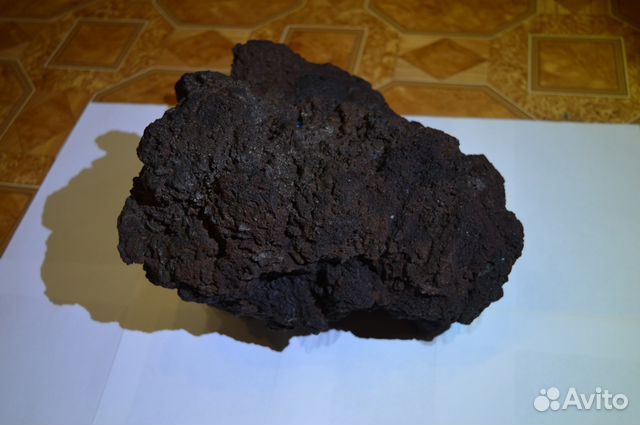 Большой красивый очень необычный камень-метеорит